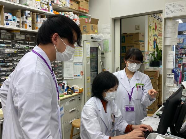 紫山堂薬局 東戸塚店 の パート 薬剤師求人『＜神奈川県横浜市戸塚区＞東戸塚駅より徒歩6分／残業ほぼなし ワークライフバランスが充実♪（パート
